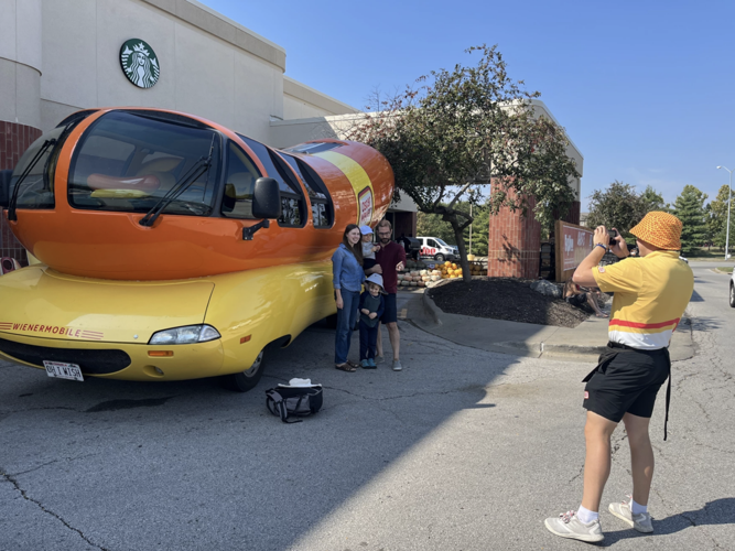 Meat the Missouri ‘hotdogger’ driving the Oscar Mayer Wienermobile ...
