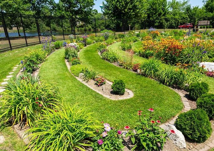 5 Can’t-Miss Gorgeous Gardens | Home & Garden | mkelifestyle.com
