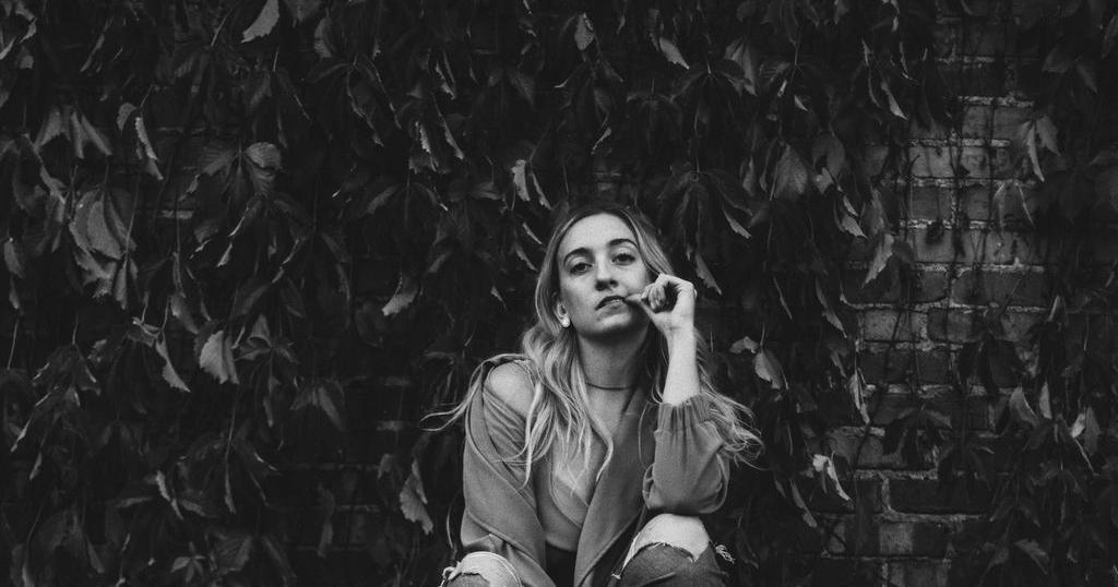 Local musician makes her own space for pop in Missoula music scene ...