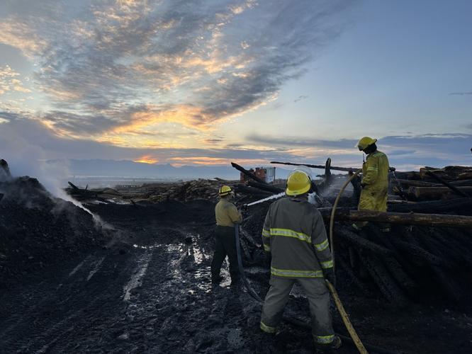 Manhattan fire crews contain large blaze with community help | Bozeman ...