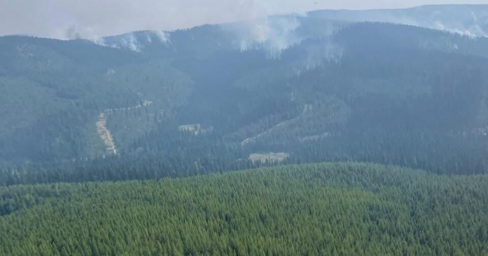 Officials rescind pre-evacuation warnings issued for East Fork Fire ...