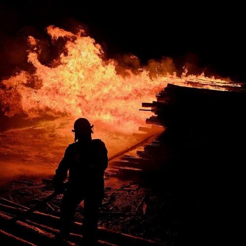 Manhattan fire crews contain large blaze with community help | Bozeman ...