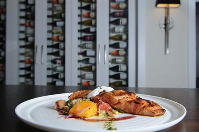 Swinging Away: The Bench in Pebble Beach Lodge lives beyond the shadow ...