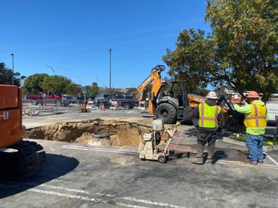 UPDATED: A sinkhole sinks in the Del Rey Oaks Safeway parking lot ...