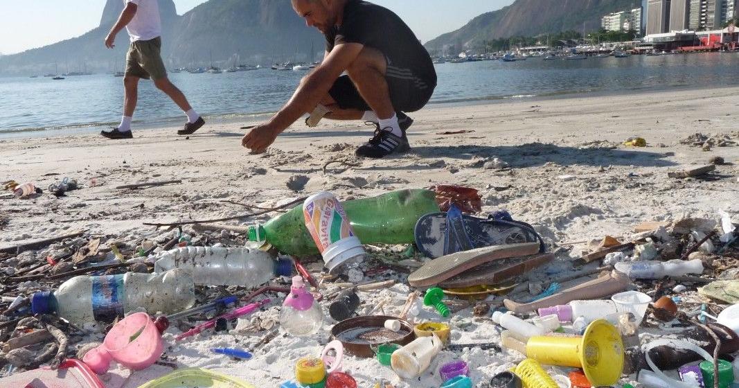 Plastic microbead ban passes in the California Senate. | News ...