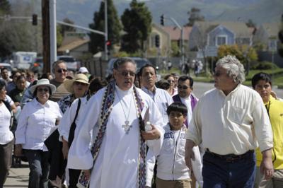 Clergy, citizens unite to build peace in gang-plagued Salinas. | News ...