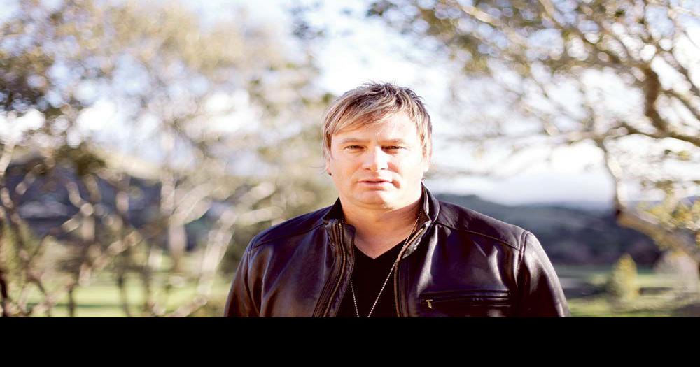 Zoe Alexander introduces the Cali Country Band at Sly’s. | Music ...