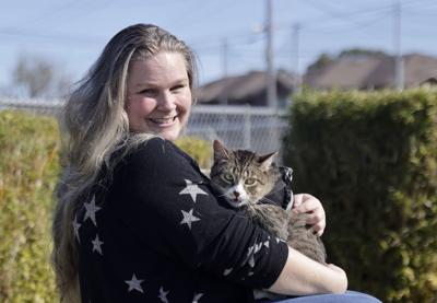 Sara Ardinger and Wall-e | A&E | montereycountynow.com