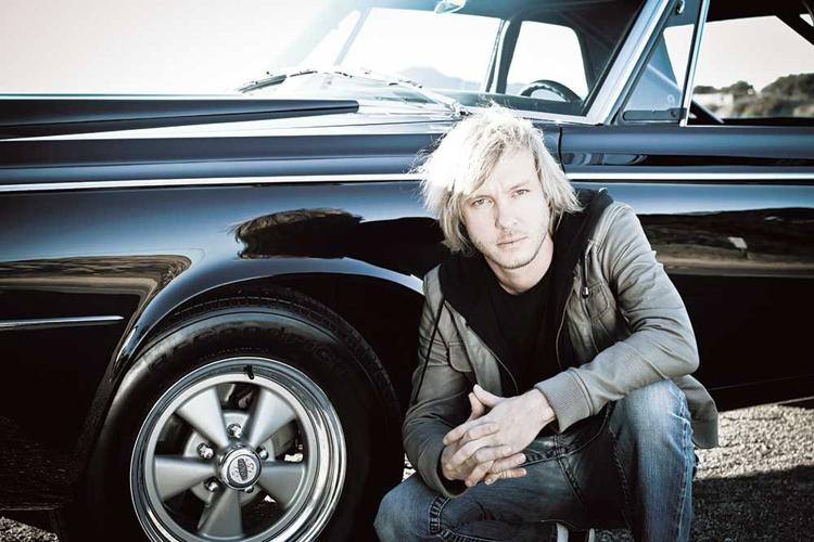 Photographer Michael Alan Ross shoots and scores with compelling photos ...