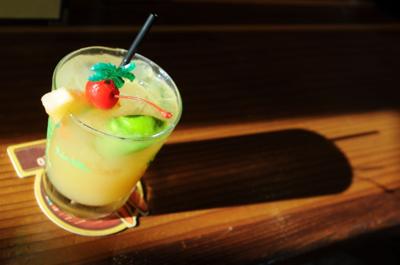 Incredible Veggie Burger = Bonus Meat-Free Magic from Hula's Island ...