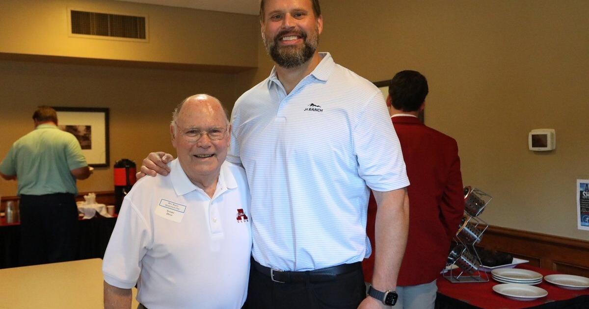 Former Alabama All-American Wesley Britt entertains QB club | Sports ...