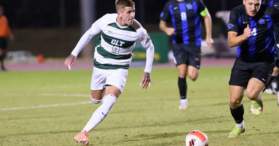 Mooresville's Preston Popp seals win for UNCC; earns second Golden Boot ...