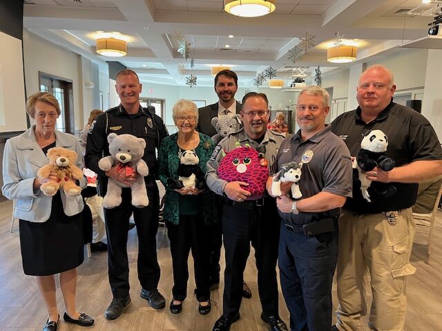 Lake Norman Regional Auxiliary donates stuffed animals to MPD