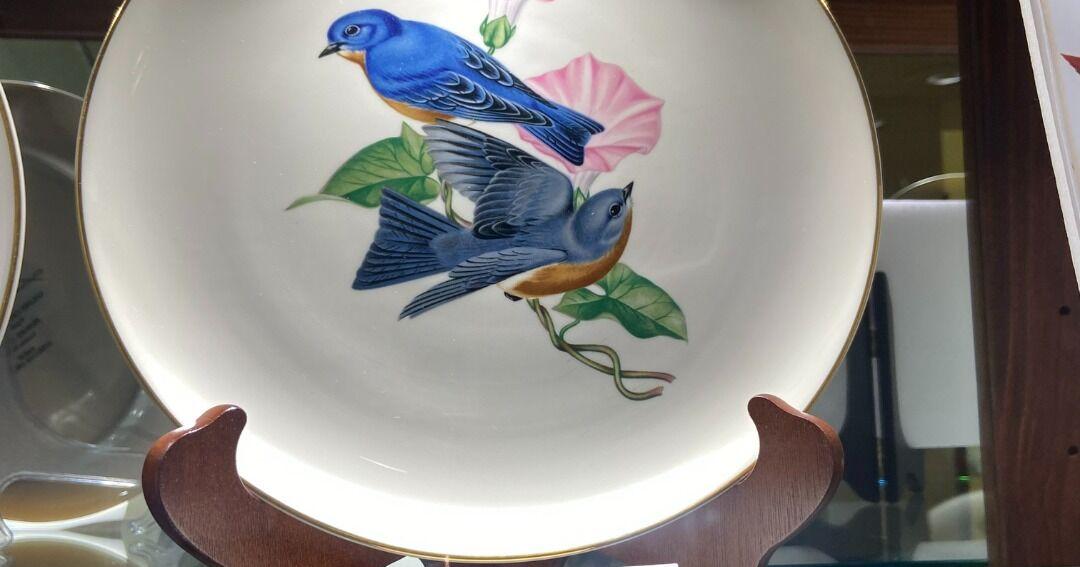 Cultural Center to raffle off plate from the Menaboni's Birds exhibit ...