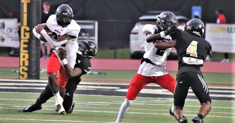 Morgan County Bulldogs drop rivalry game to Greene County | News ...