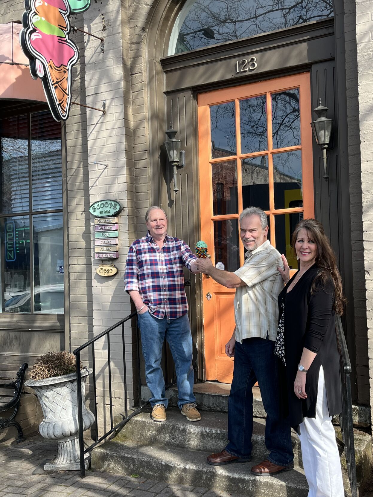 Scoops Ice Cream Under New Ownership | News | morgancountycitizen.com