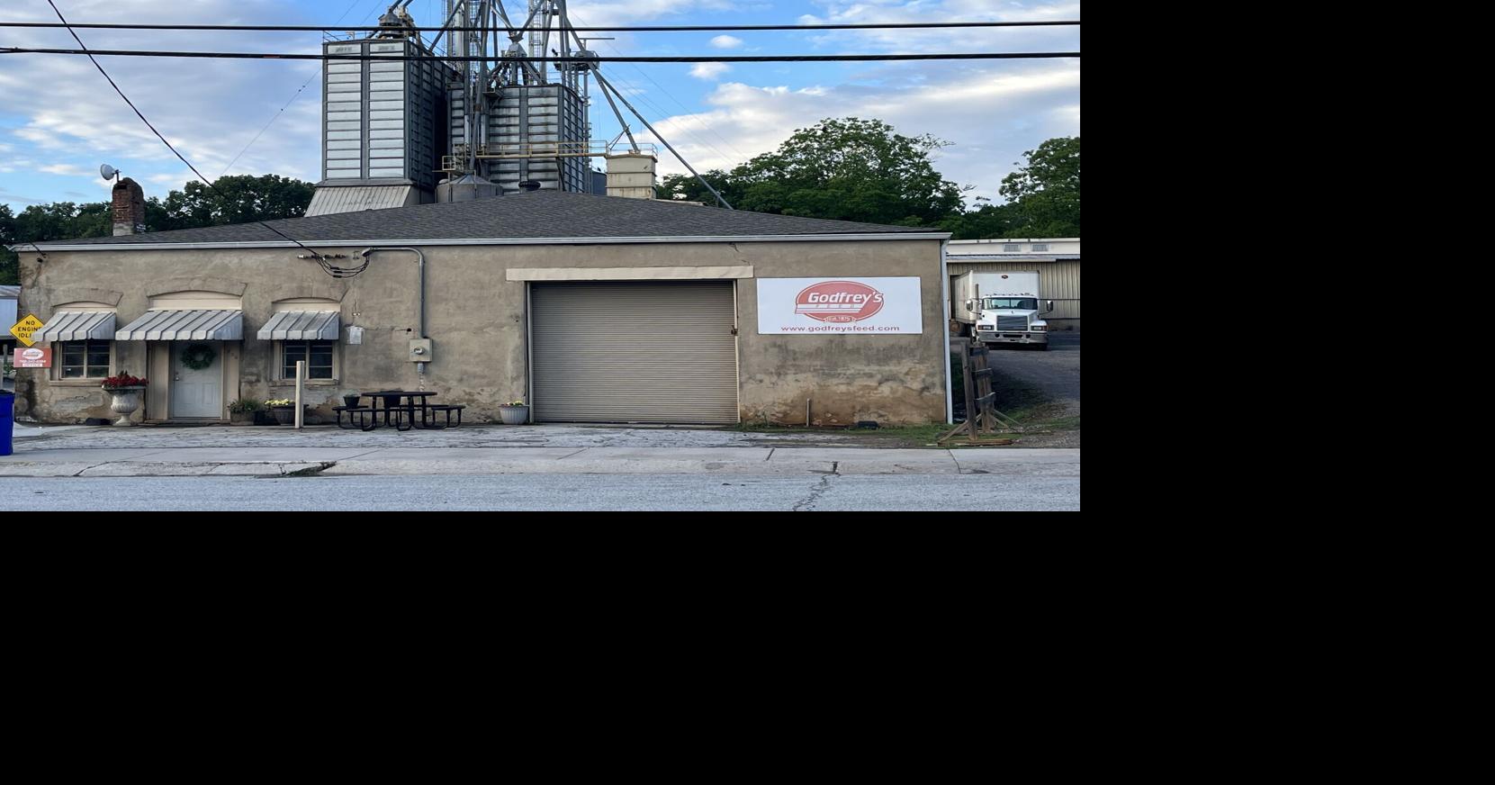 Sixth Generation Godfrey's Feed Wins Small Business Rock Star Award ...