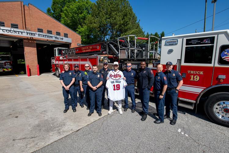 PHOTOS: Braves Reliever A.J. Minter Visits Cobb Firefighters ...