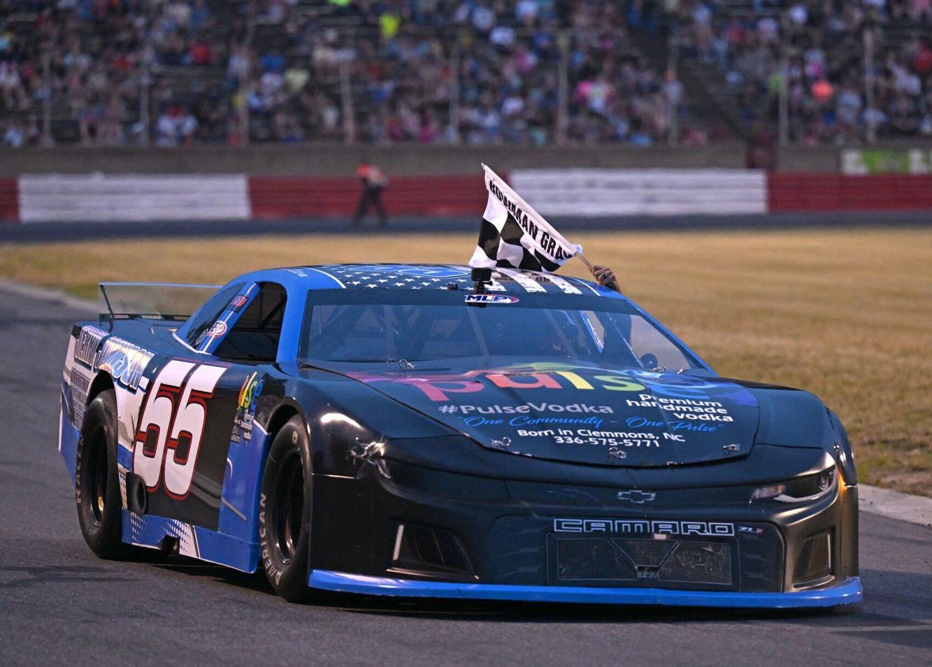 Sportsman Division points race at Bowman Gray is tight