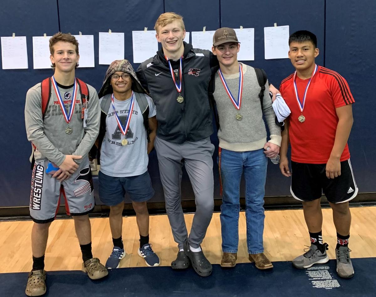 H.S. WRESTLING ROUNDUP: Patton dominates tourney with team, 5 ...