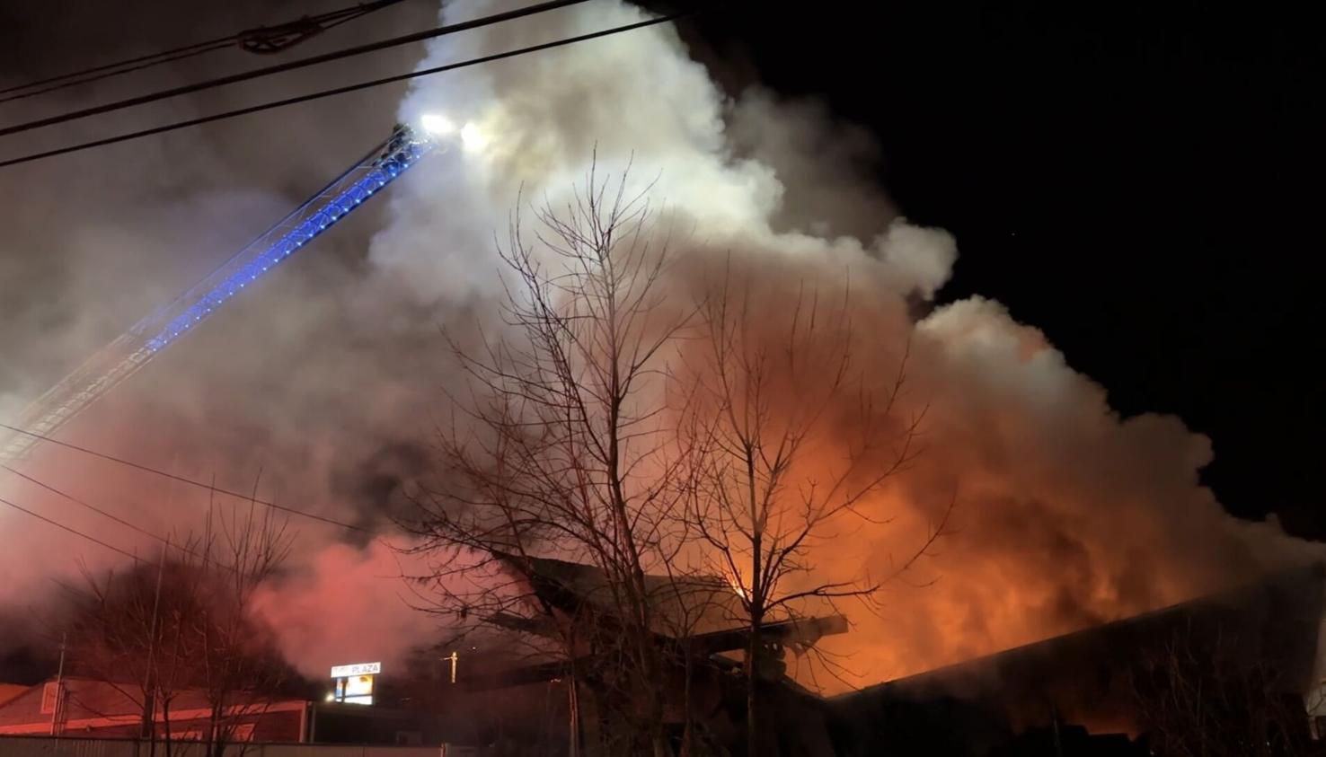 Roof collapses in Great Falls second-alarm garage fire | State ...