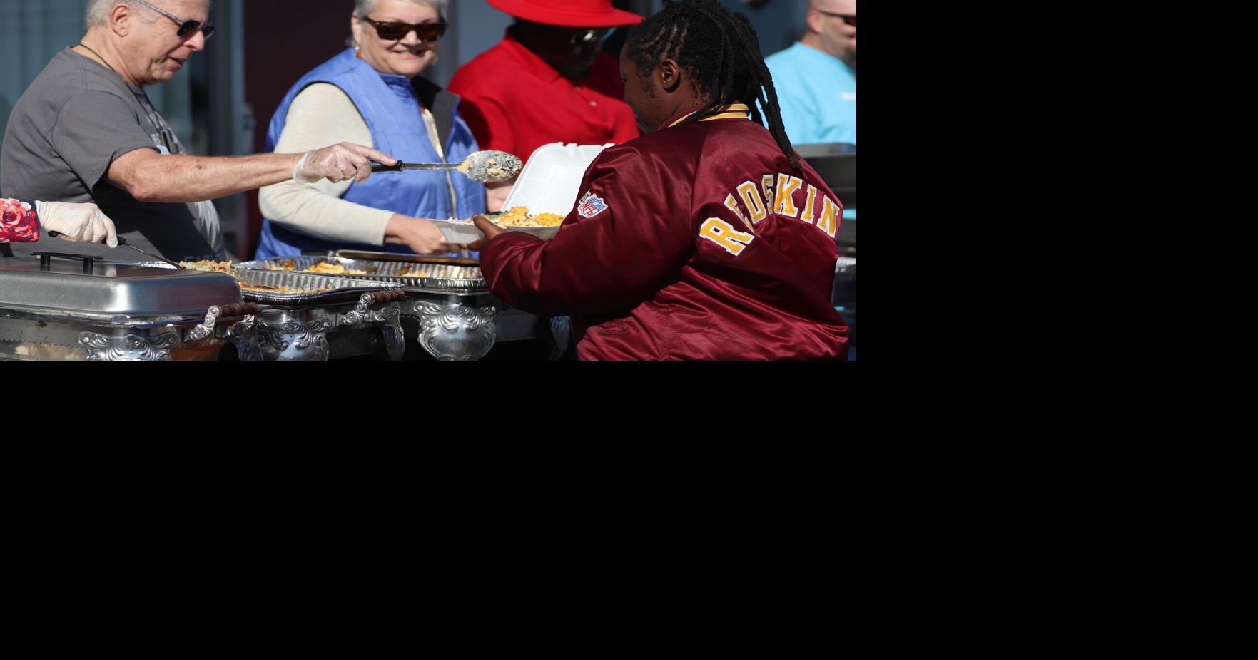 Myrtle Beach's Midtown Motel serves up Thanksgiving meals for the ...