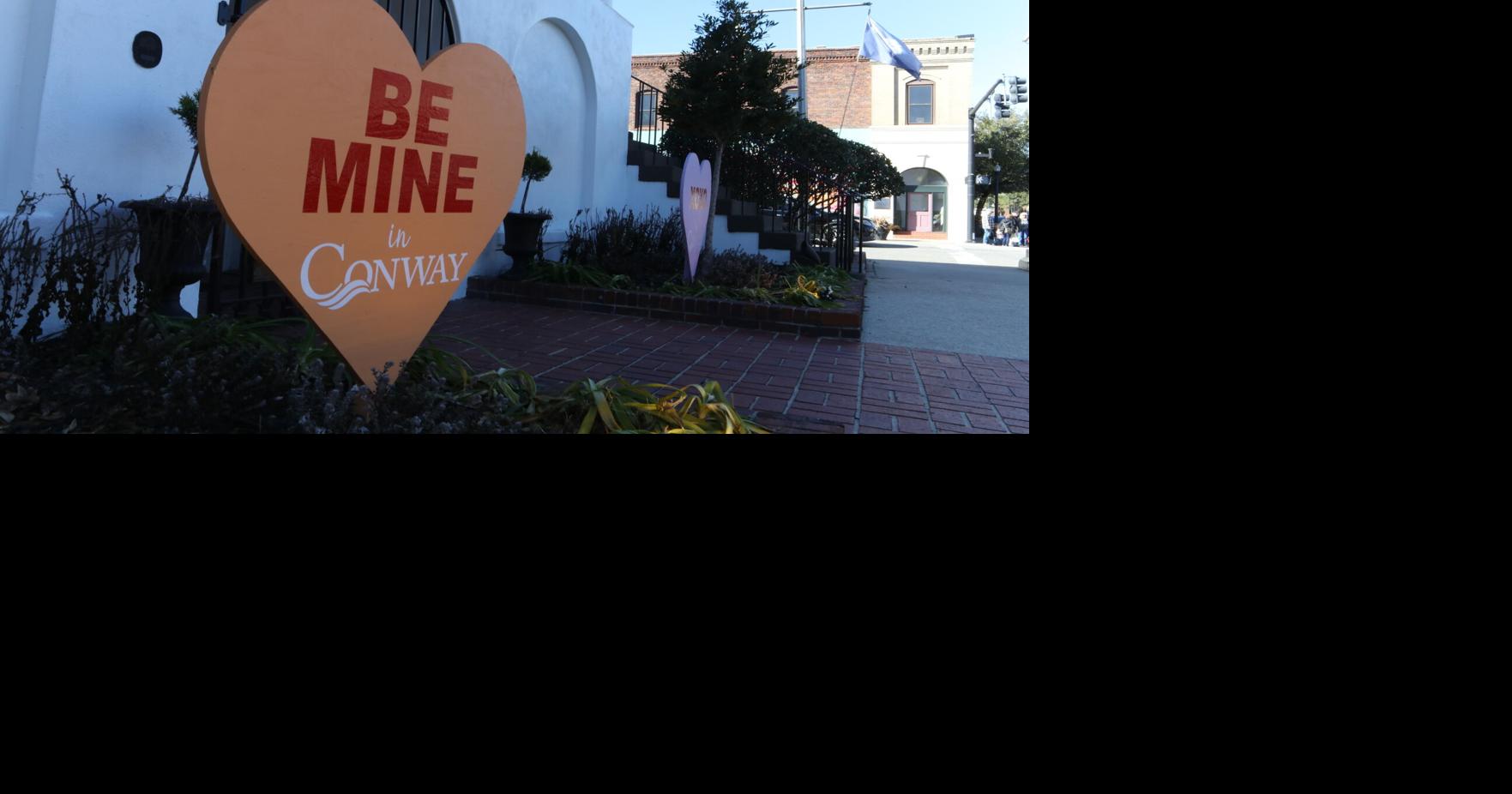 GALLERY: The city of Love? Valentine decorations grace Conway | Gallery ...