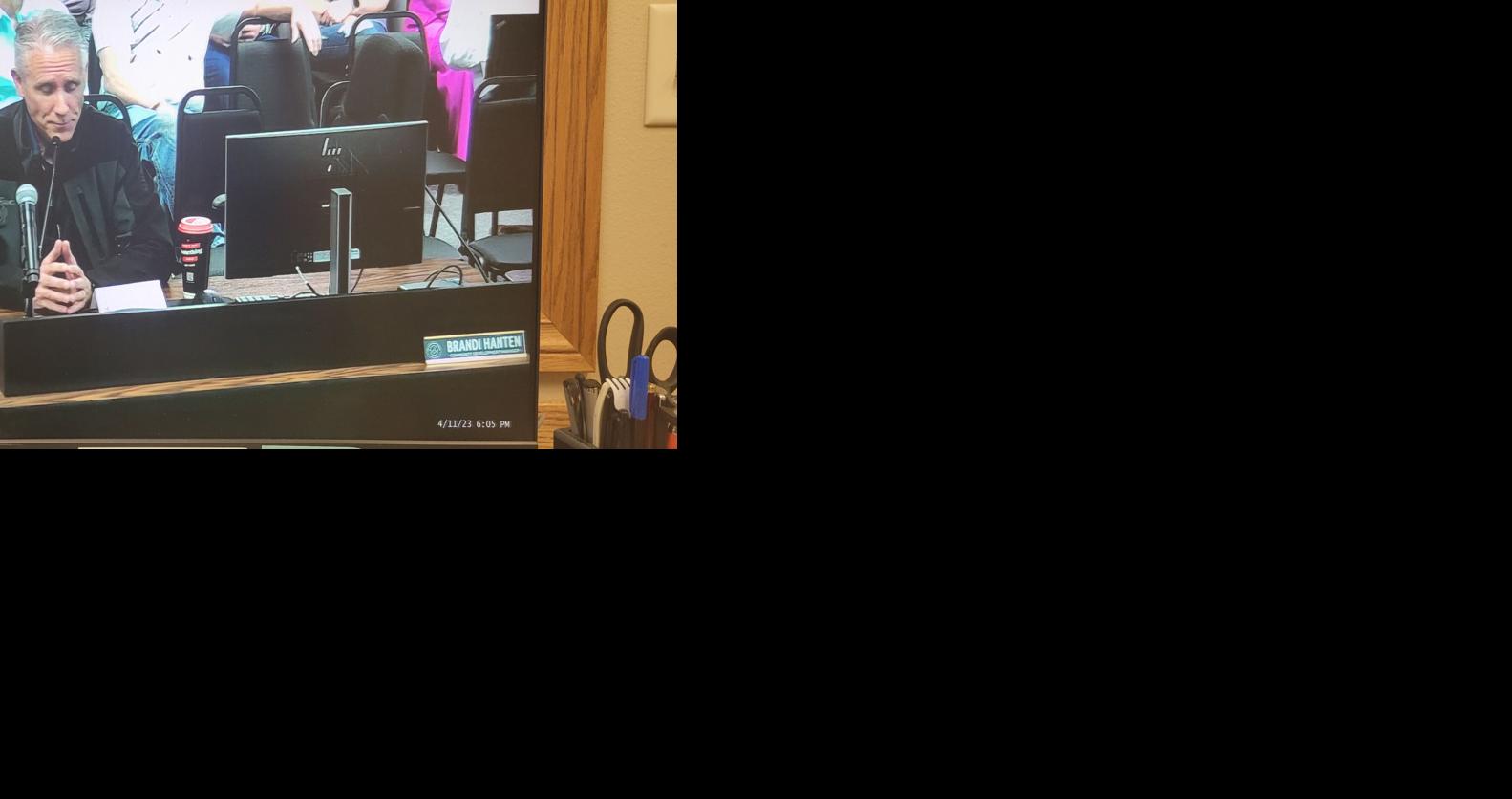 Public overwhelmingly "urges" Council for City Hall to remain Downtown ...