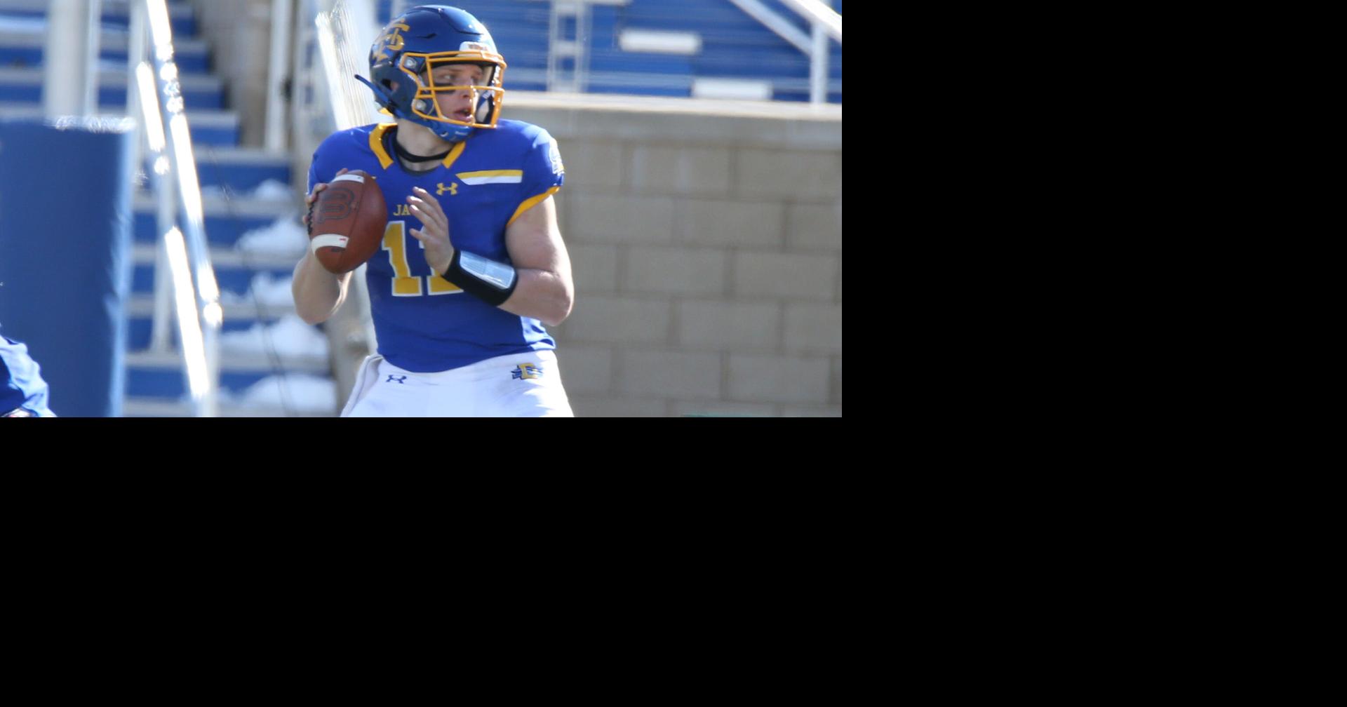 SDSU QB Mark Gronowski wins 2023 Walter Payton Award | Local News ...