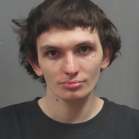 De Soto-area man allegedly threatens woman with gun | Police Fire ...