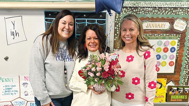 Murphy Elementary teacher wins Northwest Teacher of the Year | Local ...