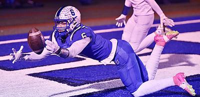 Breeze catches 2 TD passes in district win | Sports | myleaderpaper.com