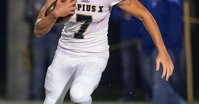 Ted Howell photos – St. Pius X High Lancers boys football vs. Valle ...