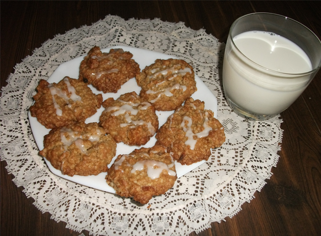 My Leader Yummy—Amaretto Apricot Chews | Recipes | myleaderpaper.com