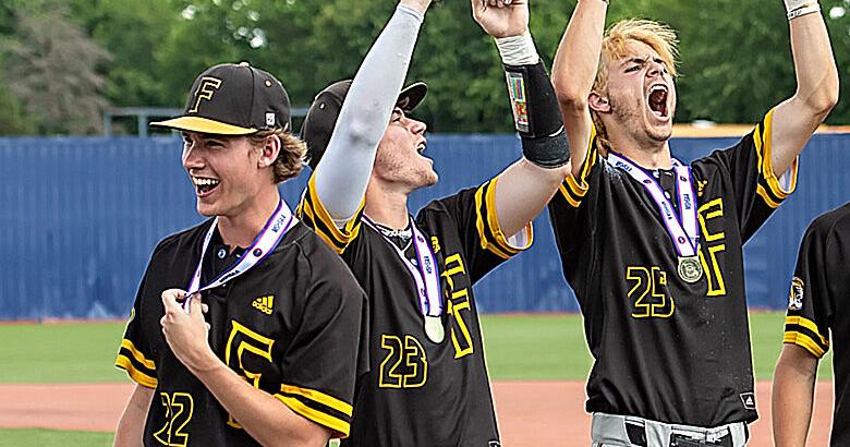 Bizzle backstops Post 253 to district title | Sports | myleaderpaper.com