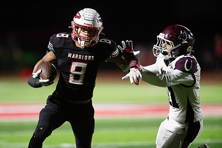 Two long Cox TDs propel Warriors to district win | Sports | myleaderpaper.com