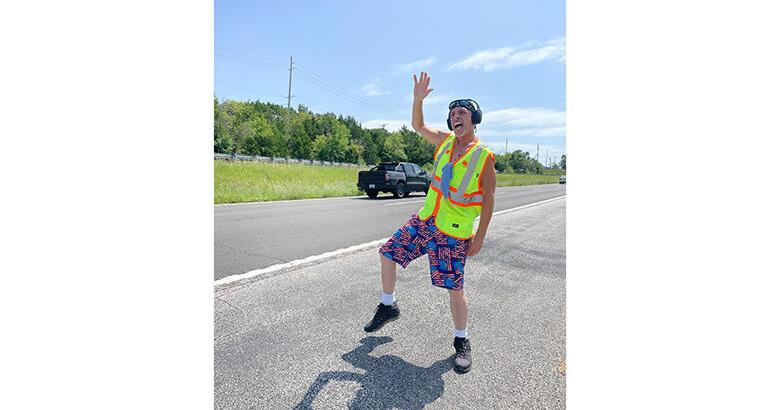 ‘Dancing mattress store guy’ makes people smile | Local News ...