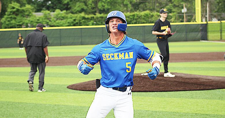Seckman slugger propels team to district title | Sports | myleaderpaper.com