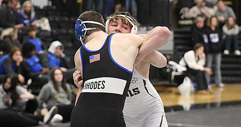 Hillsboro, St. Pius X win district wrestling titles | Sports | myleaderpaper.com