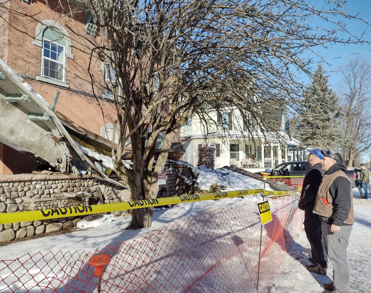 PHOTO: Porch roof collapses on Park Street | Top Stories ...