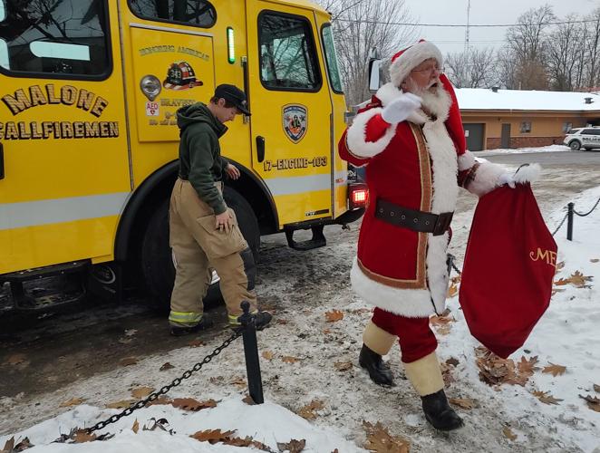 Santa in the Park draws crowd to Arsenal Green | Top Stories ...