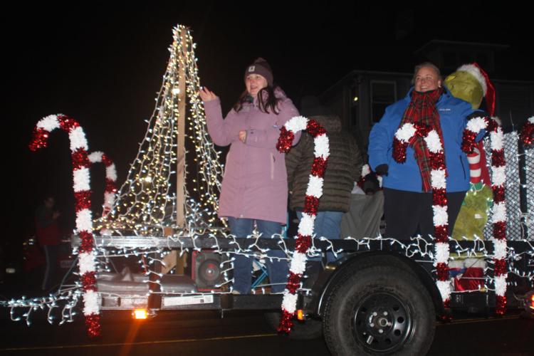 Parade of Lights draws a crowd | Top Stories | mymalonetelegram.com
