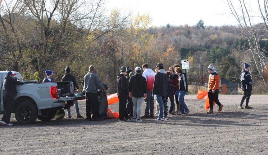 Franklin Academy hockey team lends a helping hand at Malone park | Top ...