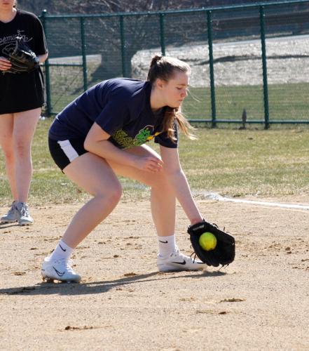 Huskies softball ready to reload, make run at Division title | Local ...
