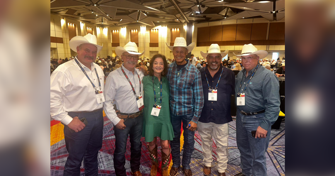 Country singer Neal McCoy attends Texas Sheriffs Conference | North ...