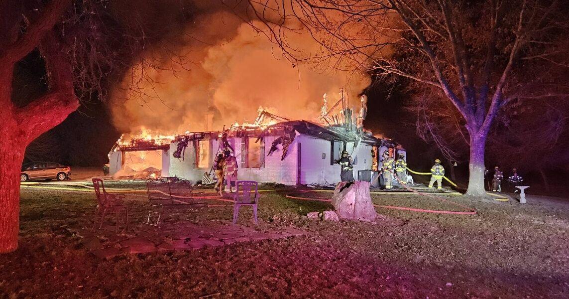 Fire departments respond to major house fire in Van Alstyne | North ...