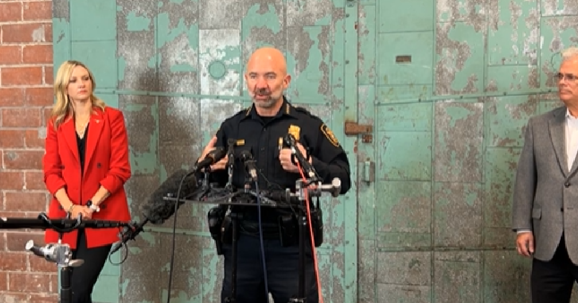 Fort Worth Police Chief Neil Noakes to retire in 2025 | North Texas ...