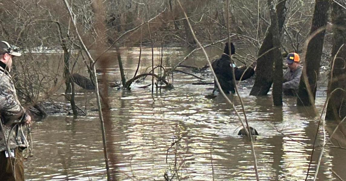 Texas game wardens rescue stranded hunters in Davy Crockett National ...