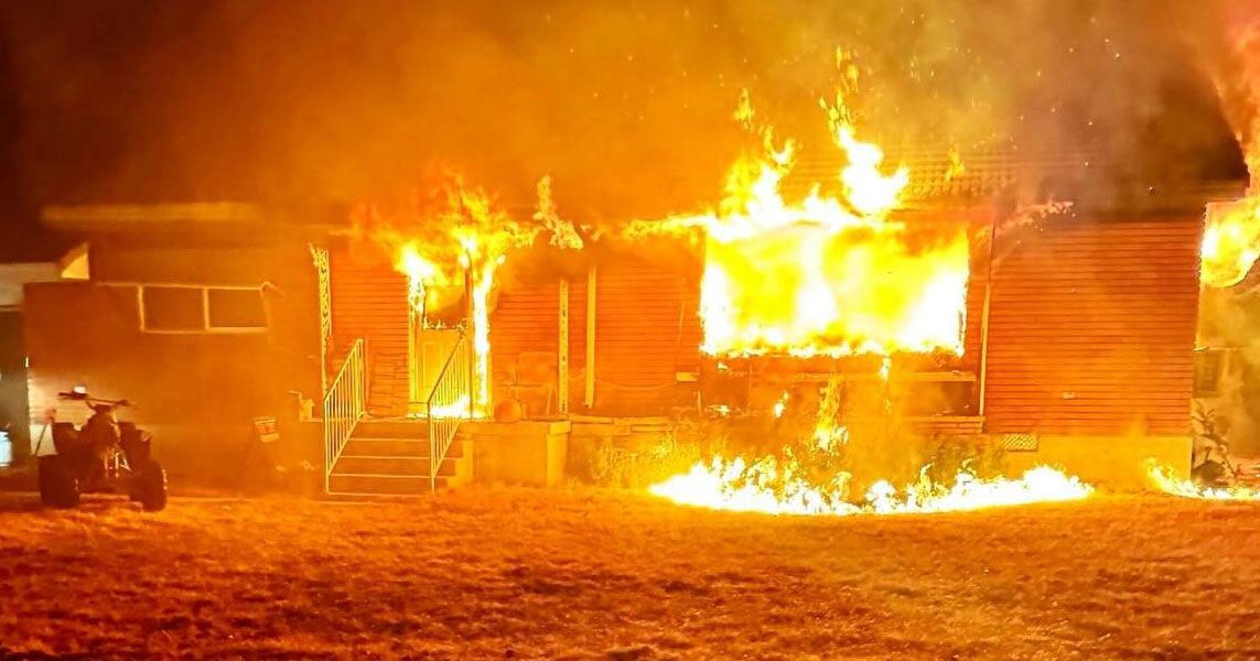 Fire damages Hooper home, injures firefighter | News | myutahnews.com