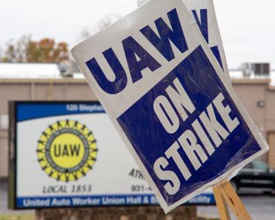 UAW announces tentative agreement with GM | Manufacturing ...